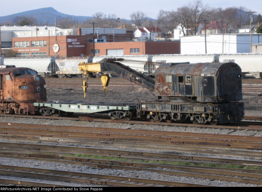 A former N&W derrick